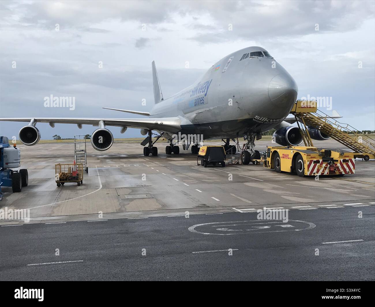 747 freighter hi-res stock photography and images - Alamy