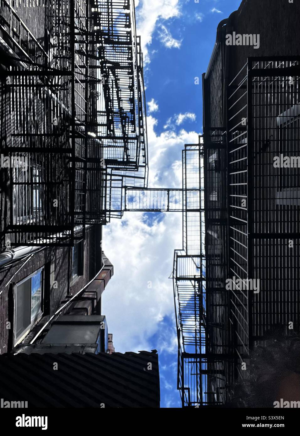 Fire escape alley hi-res stock photography and images - Alamy