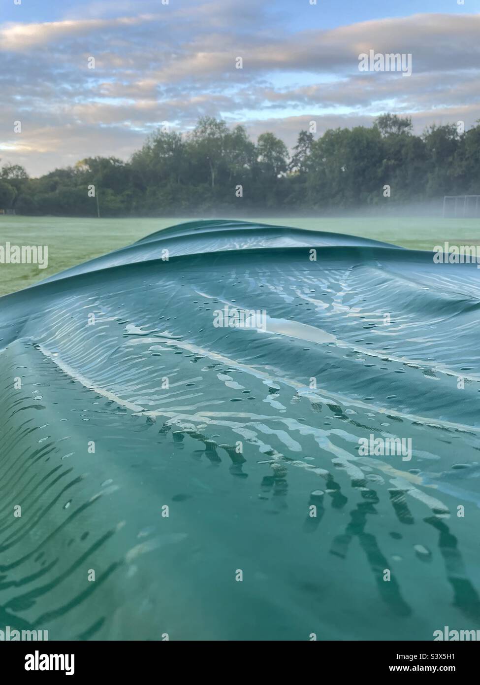 Cricket pitch autumn hi-res stock photography and images - Alamy