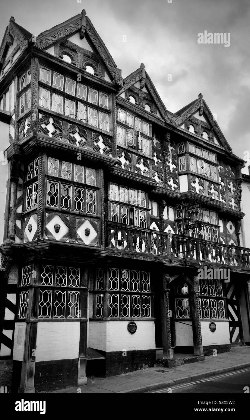 Elizabethan Frontage on Building Stock Photo - Alamy