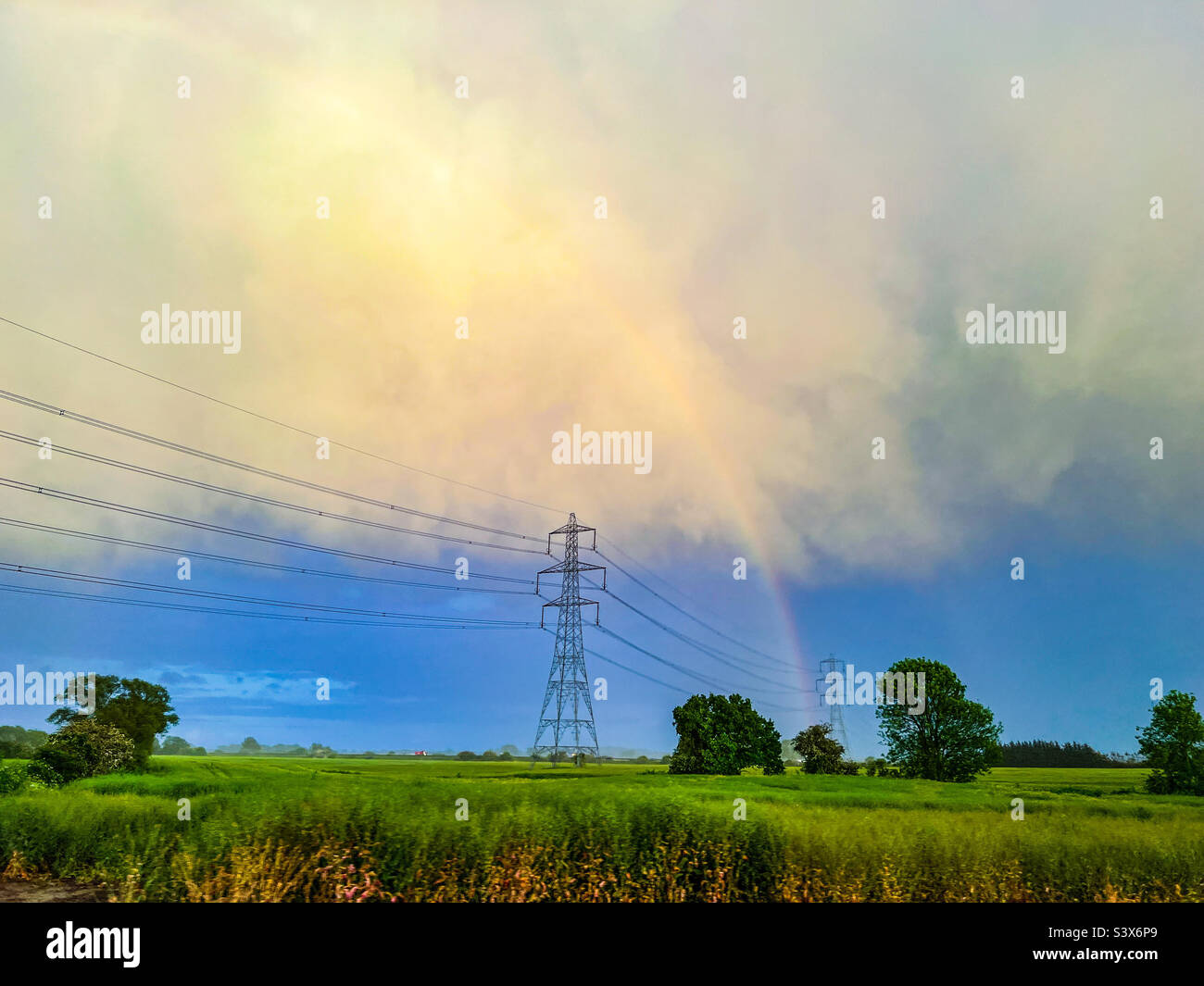 Pylons with sun setting hi-res stock photography and images - Alamy