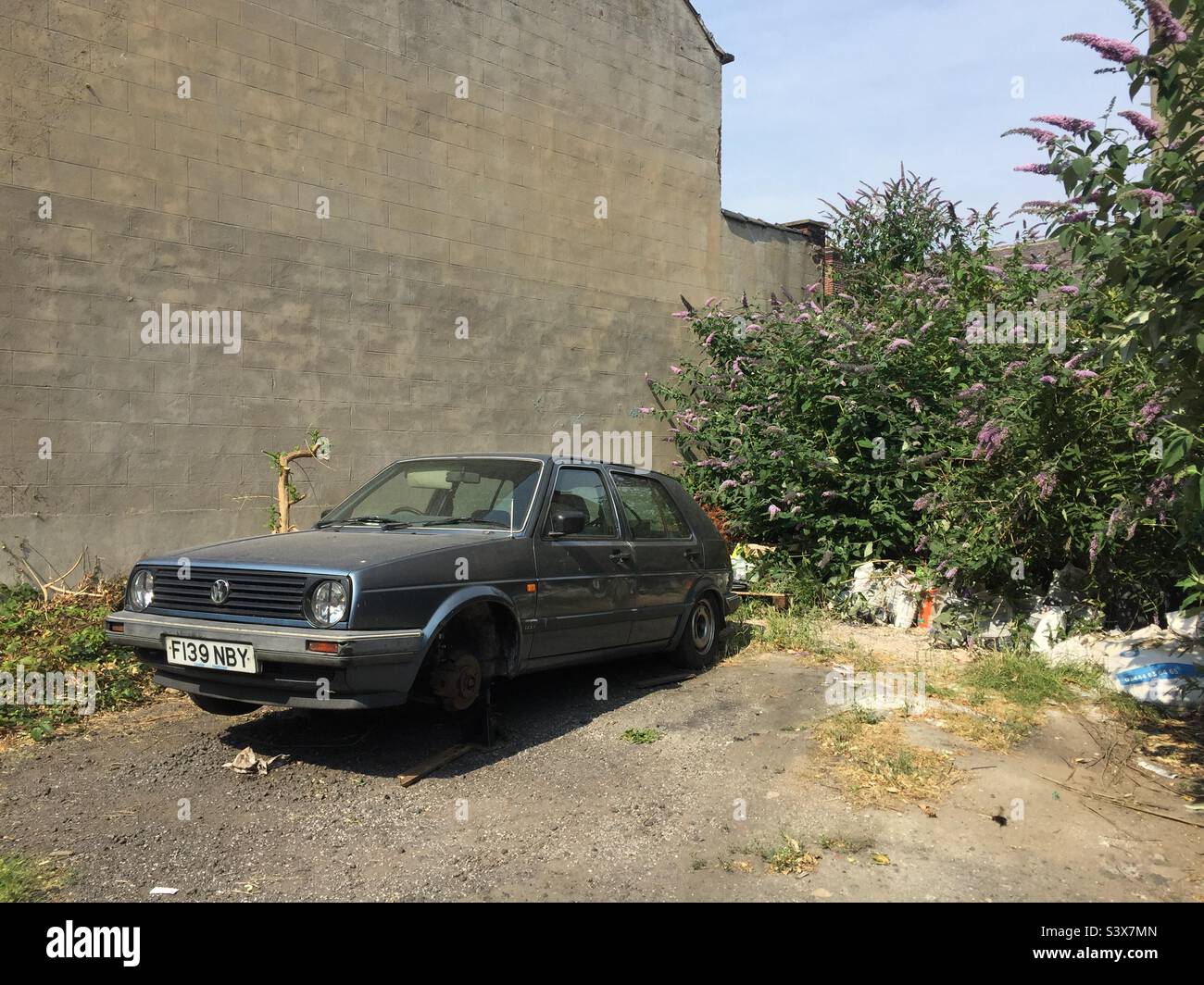 Broken front wheel hi-res stock photography and images - Alamy