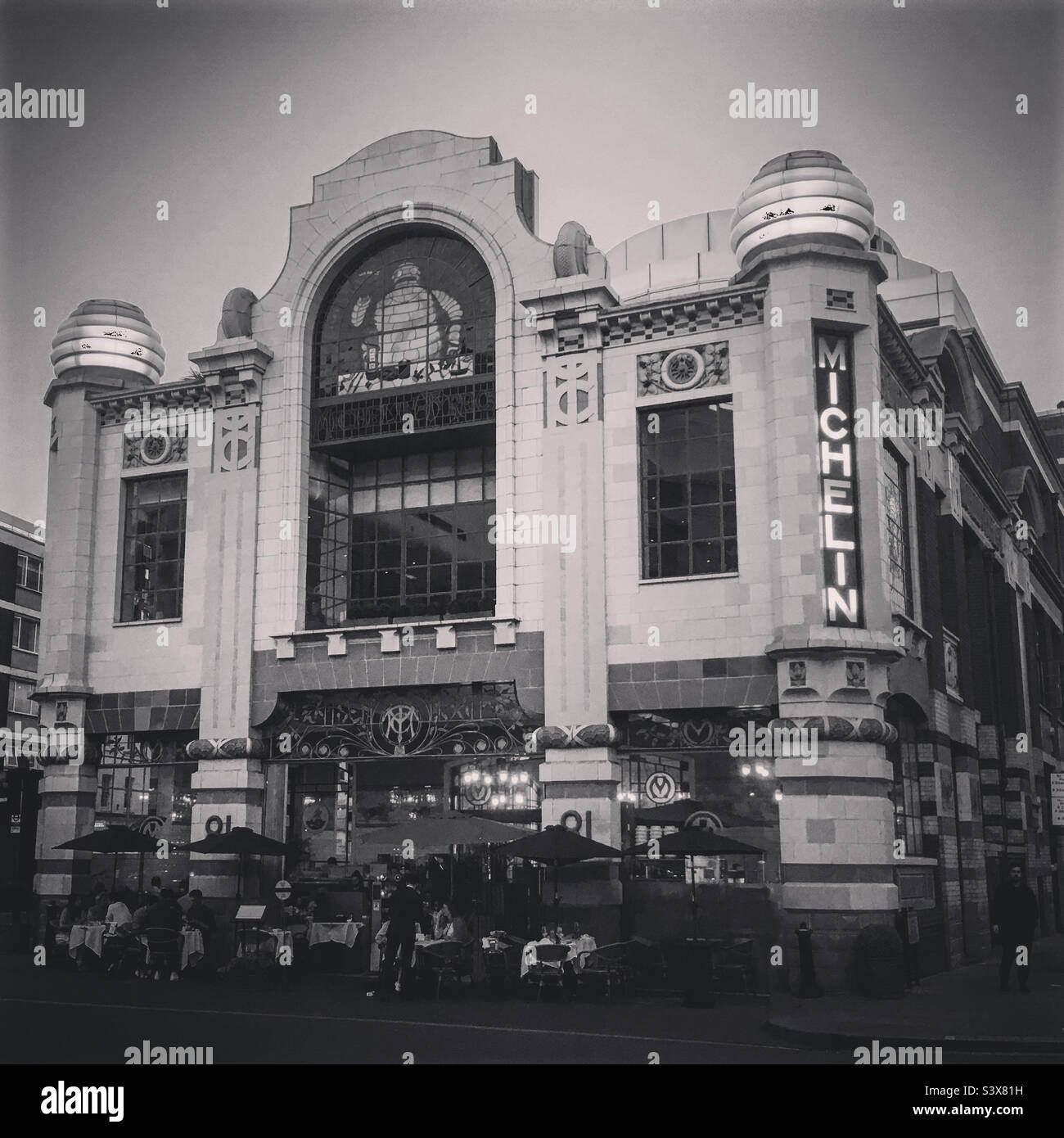 Michelin building hi-res stock photography and images - Alamy
