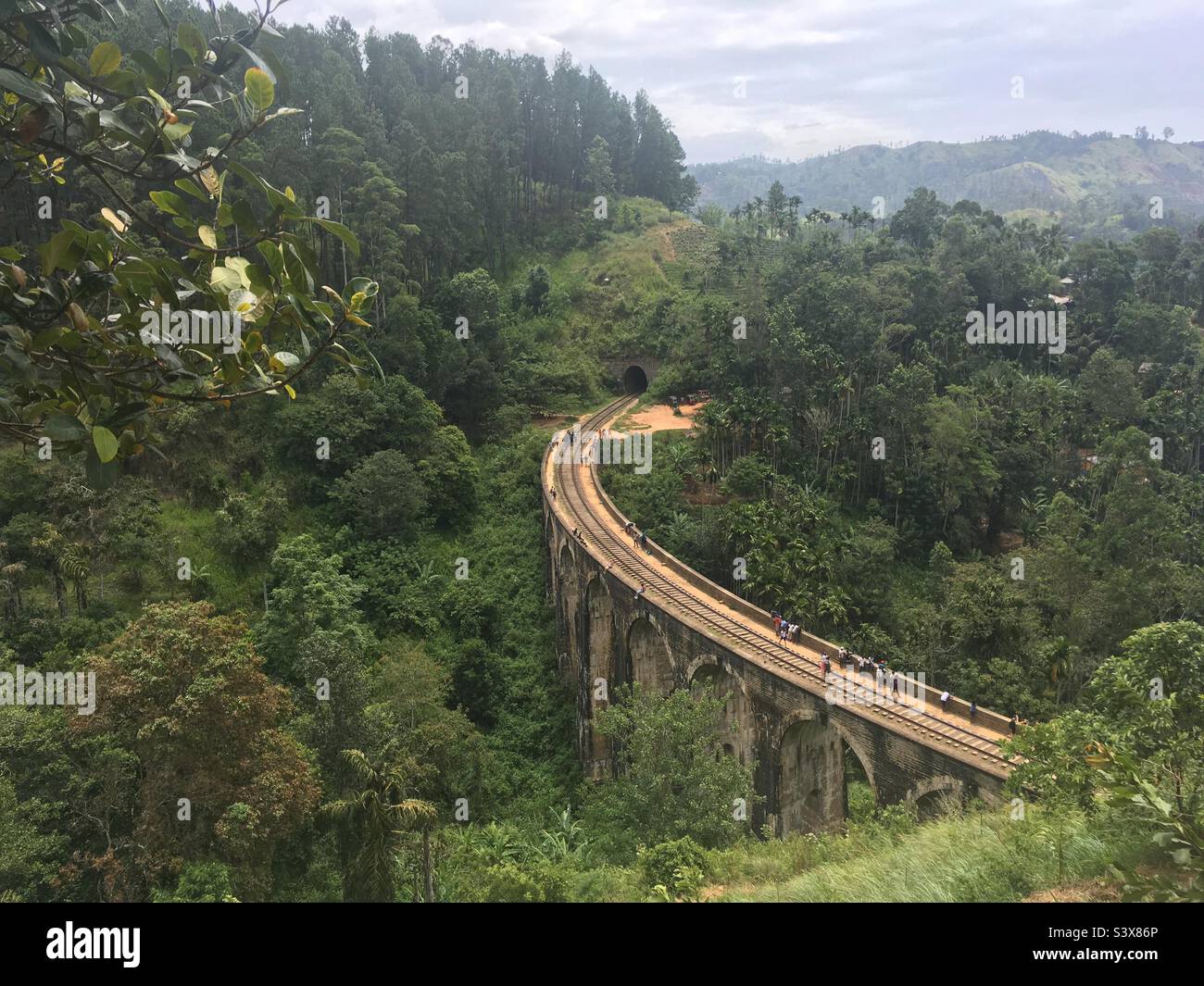 Nine arches bridge sri lanka hi-res stock photography and images - Alamy
