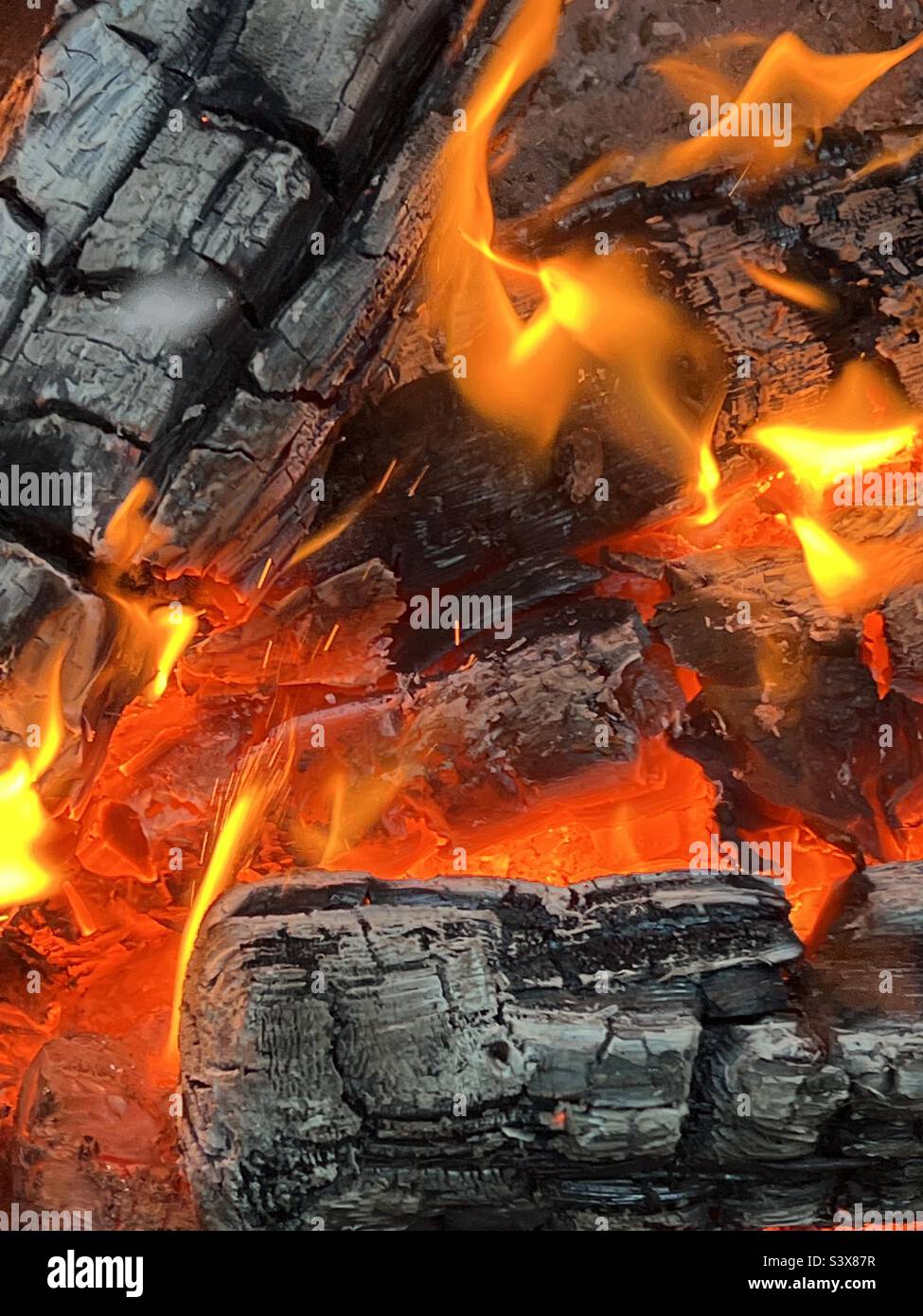 Fire heat coals hi-res stock photography and images - Alamy