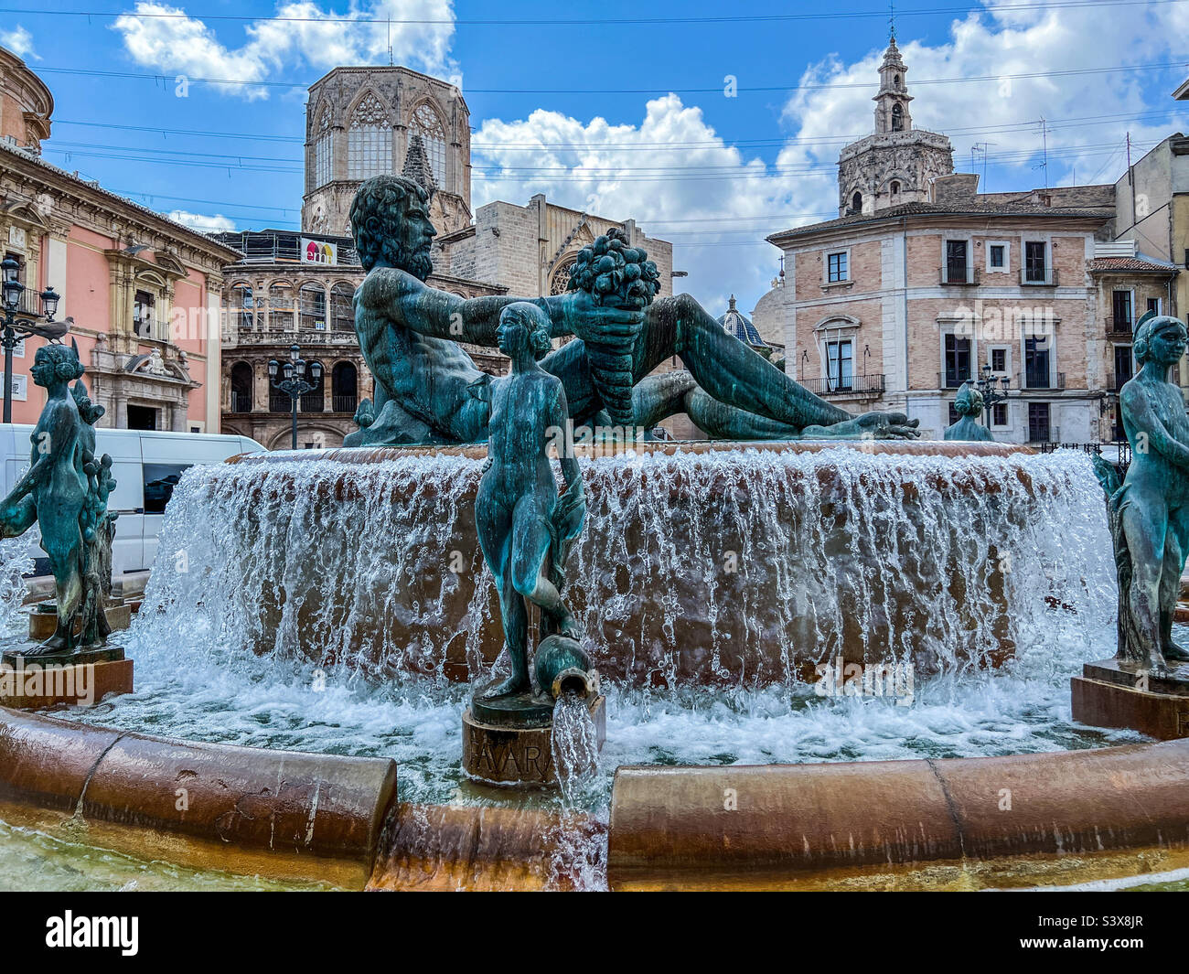 Turia fountain in Plaza de La Virgen in the centre of old town Valencia ...
