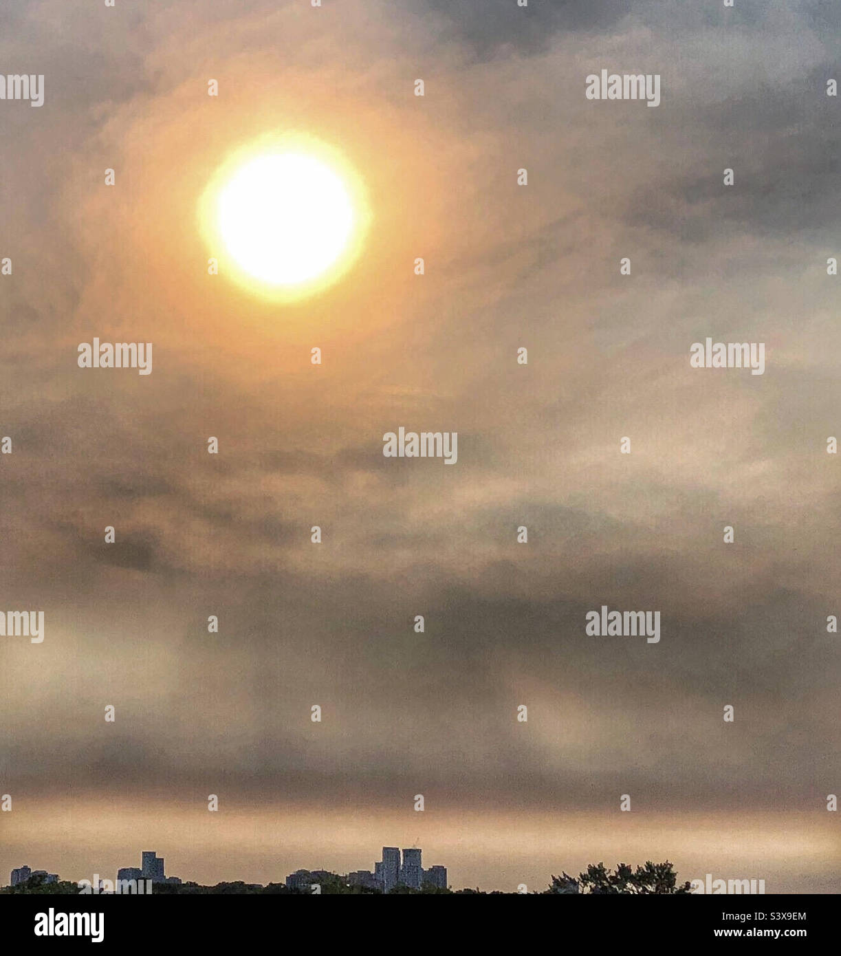 A burst of sunlight Stock Photo - Alamy