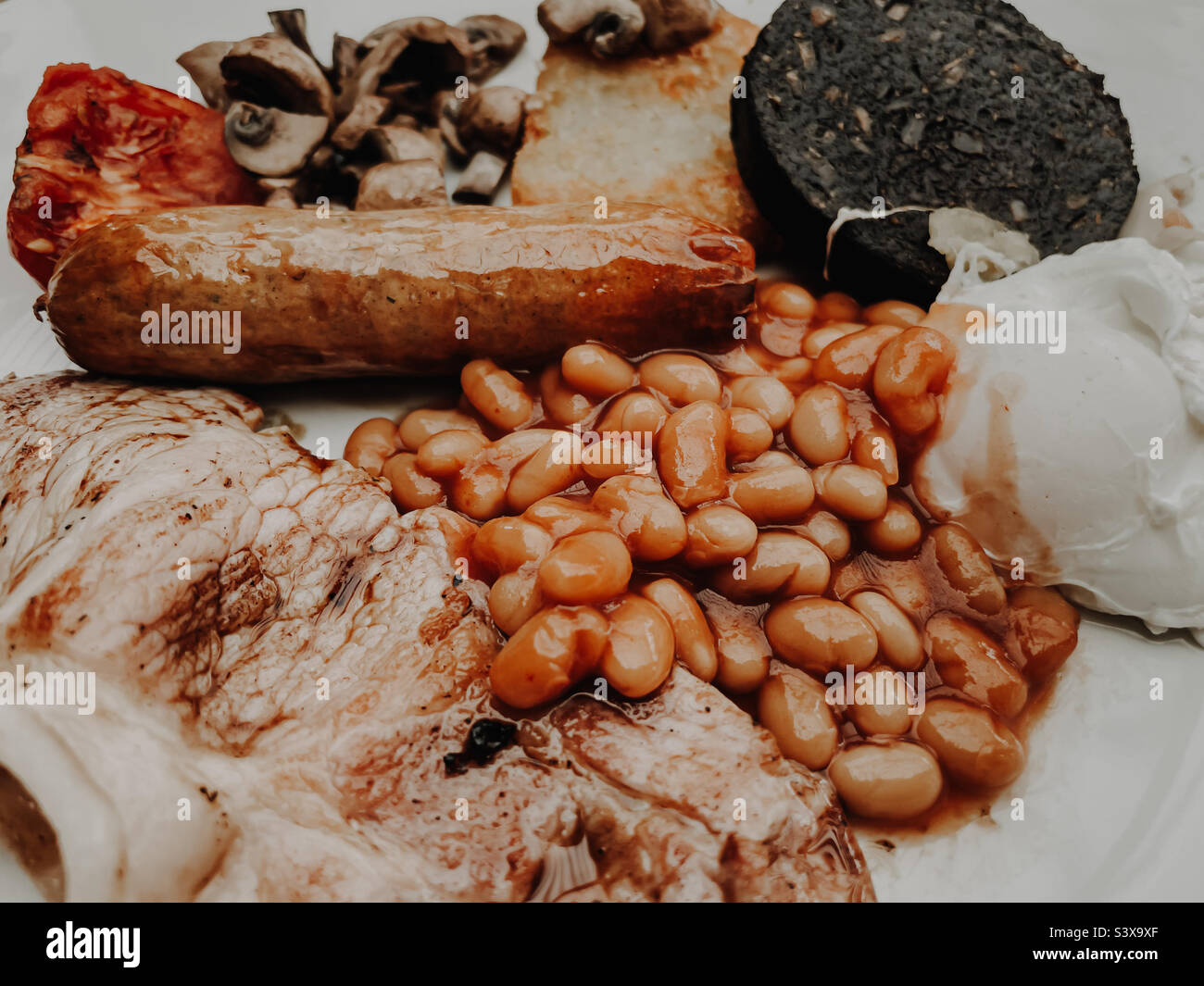 Full English cooked breakfast Stock Photo - Alamy