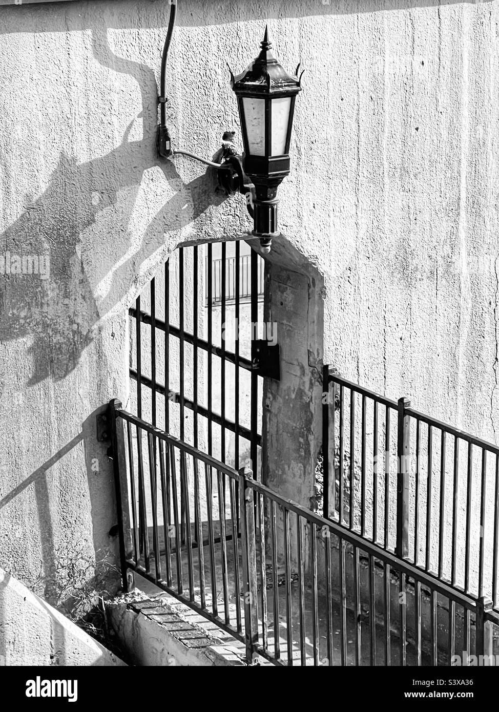 Fancy light fixture hi-res stock photography and images - Alamy