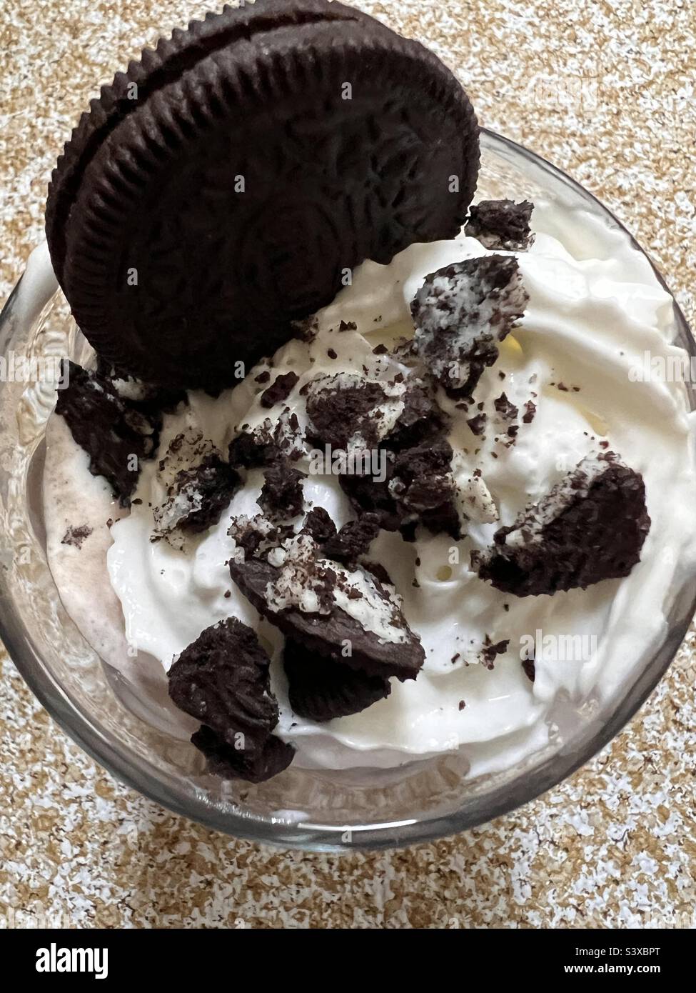 Oreo milk hi-res stock photography and images - Alamy