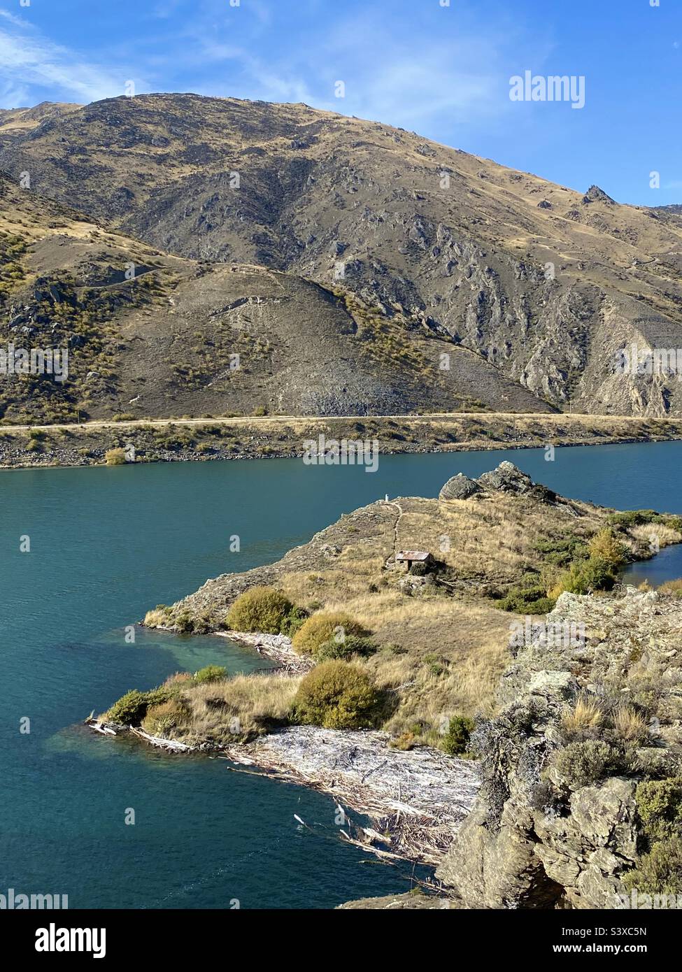 Lake dunstan trail new zealand bike hi-res stock photography and images ...