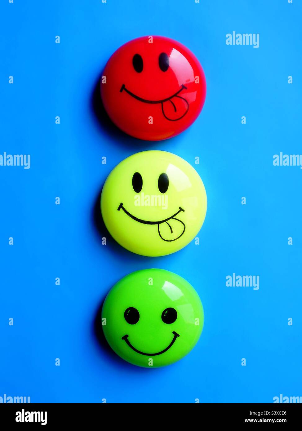 Traffic lights made of smiles Stock Photo - Alamy
