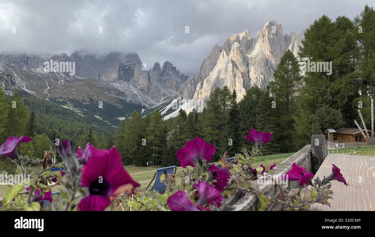 Dolomiti mountain hi-res stock photography and images - Alamy