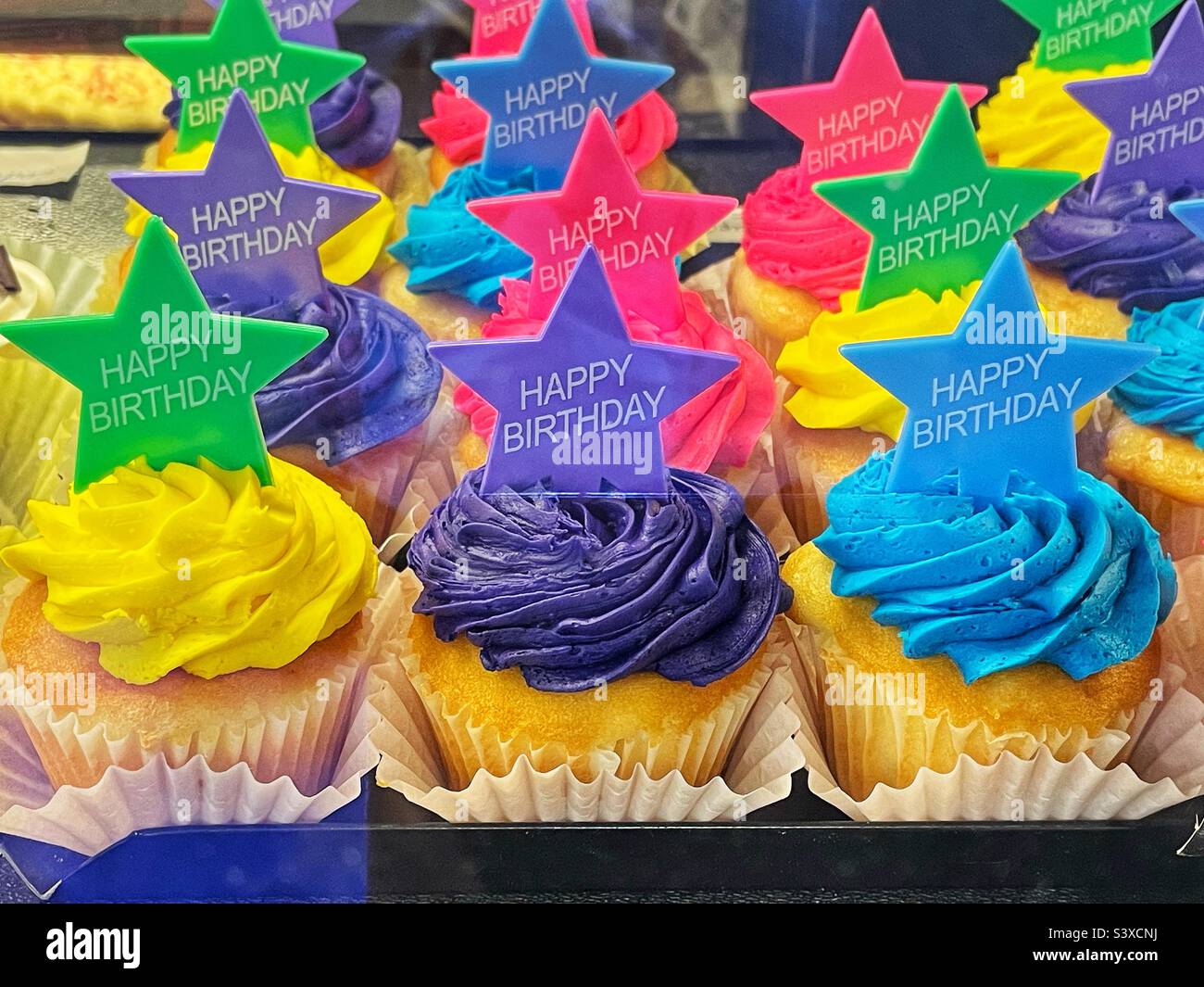 Happy birthday cupcakes Stock Photo - Alamy
