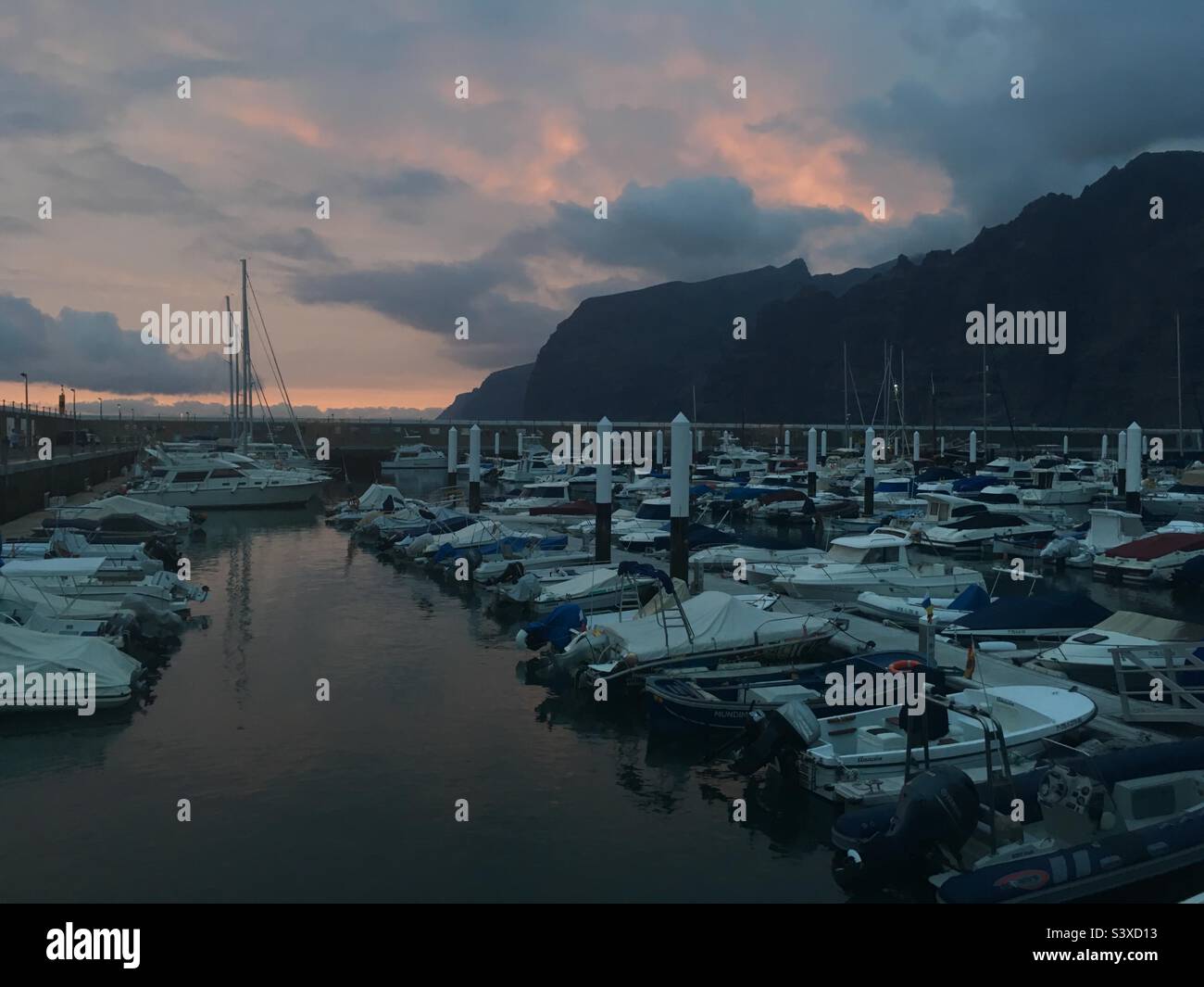 Sunset at the harbour, Los Gigantes Tenerife Stock Photo - Alamy