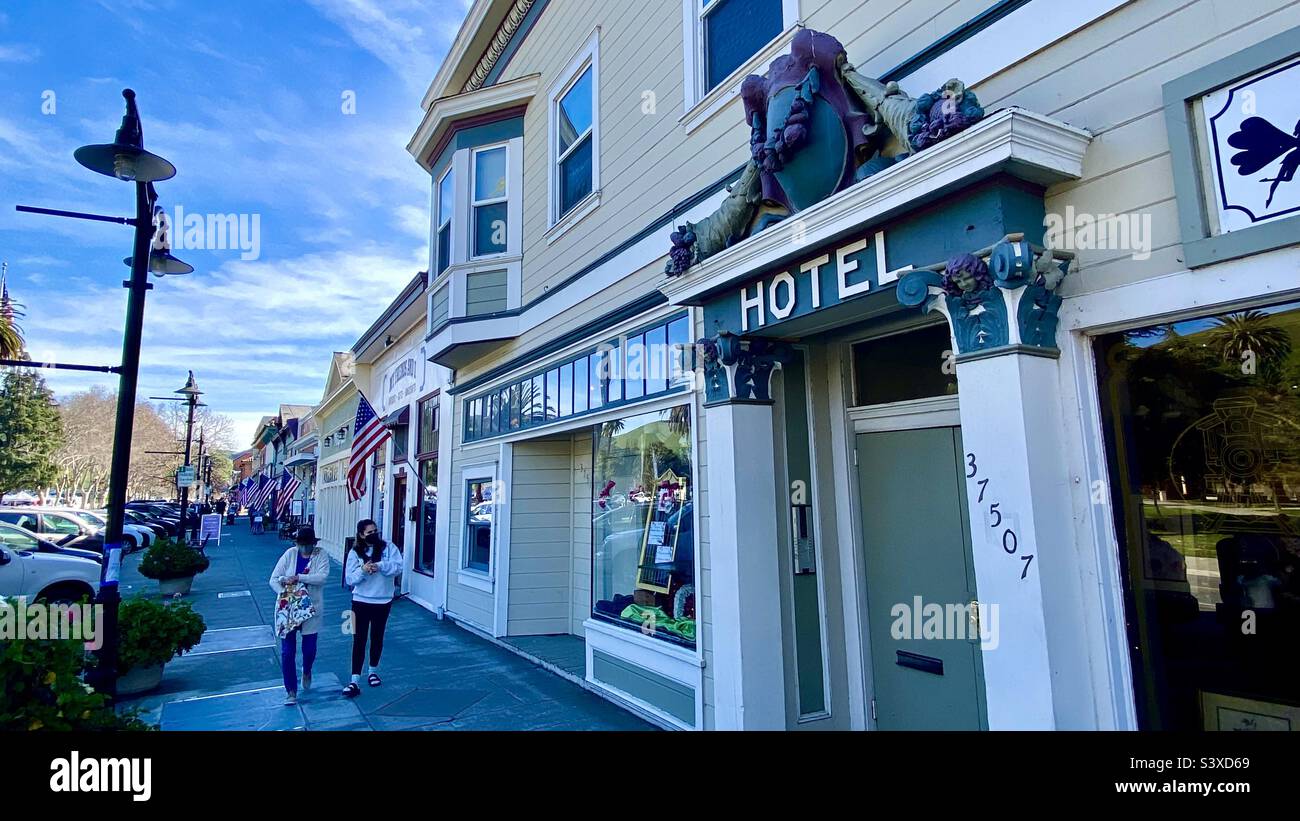 Charlie chaplin walk hi-res stock photography and images - Alamy