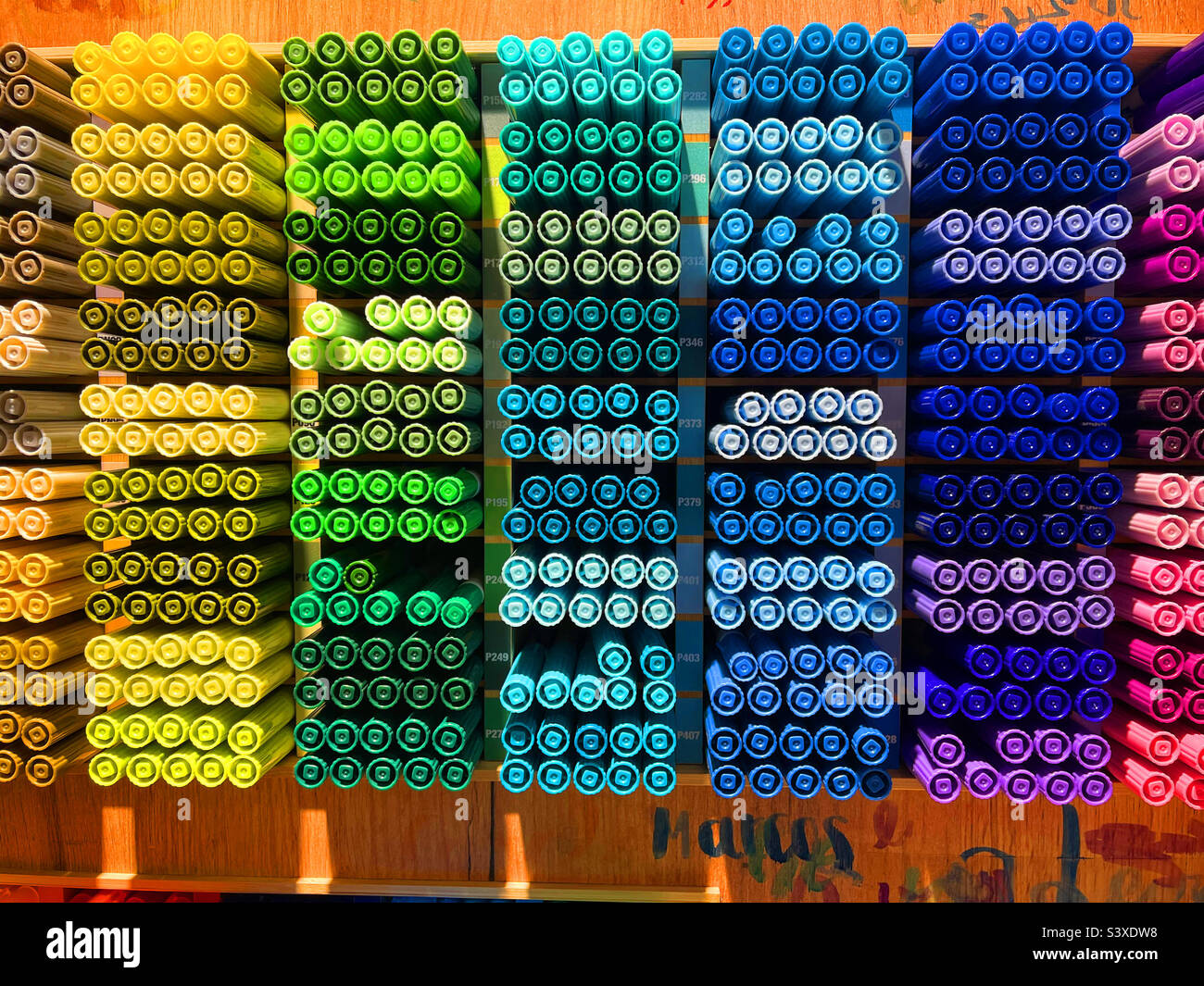 Colourful markers hi-res stock photography and images - Alamy