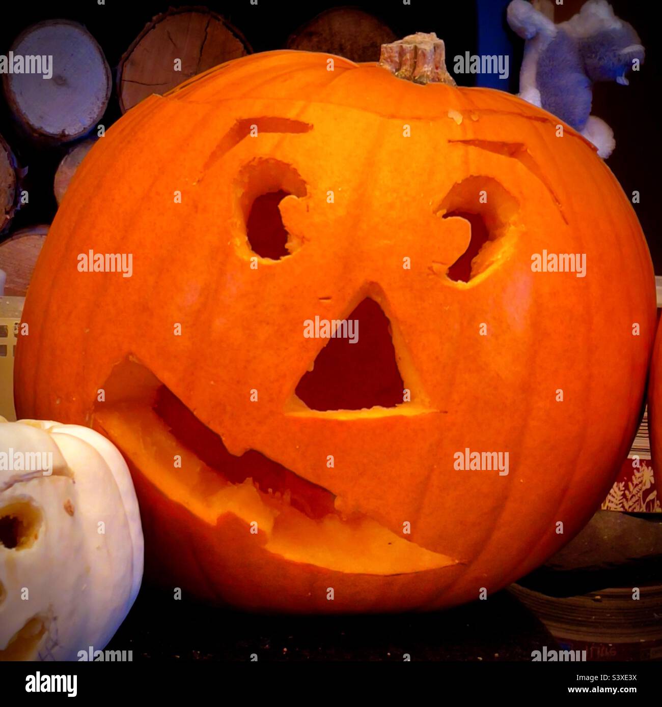 Halloween pumpkin carving Stock Photo - Alamy