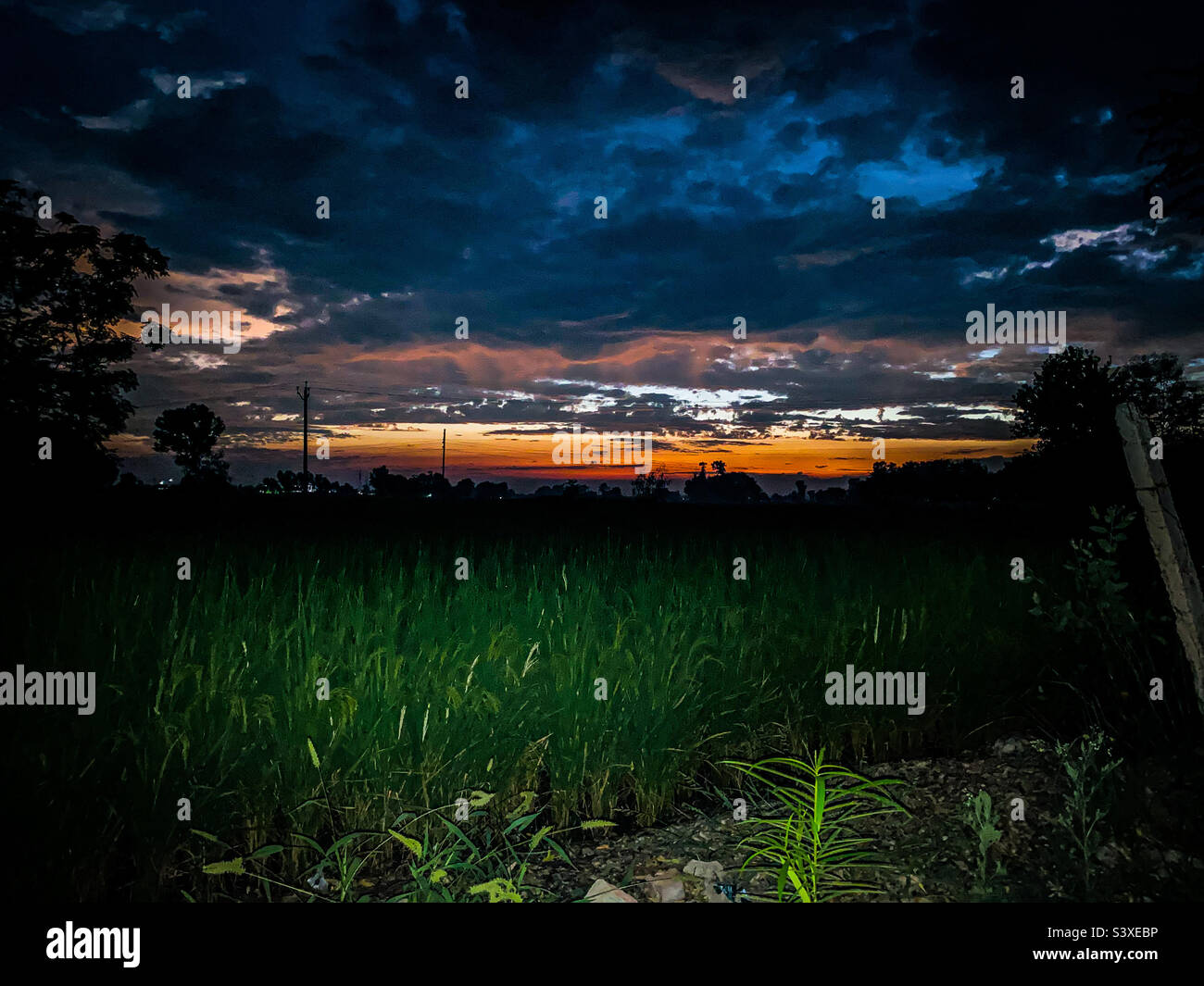 Sky and nature hi-res stock photography and images - Alamy