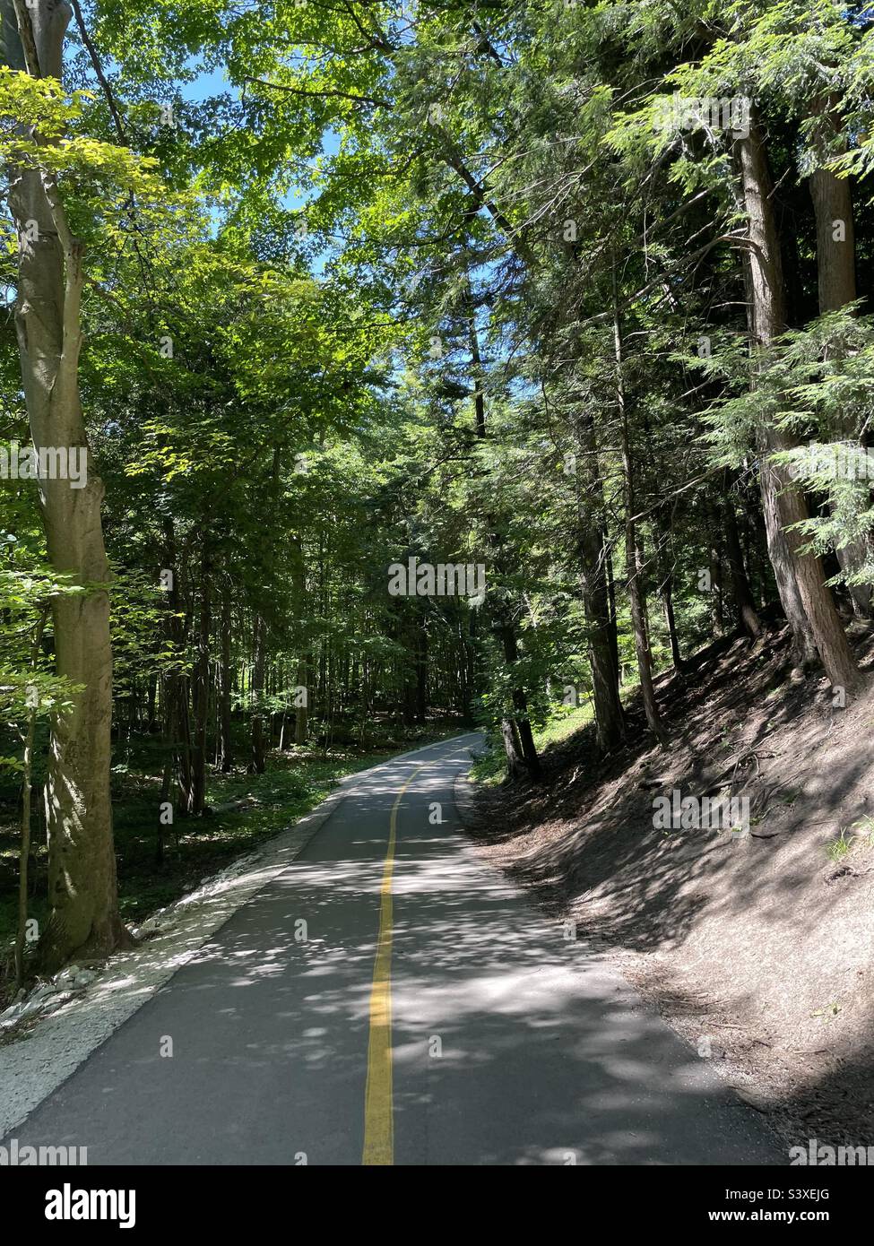 Isolated road hi-res stock photography and images - Alamy