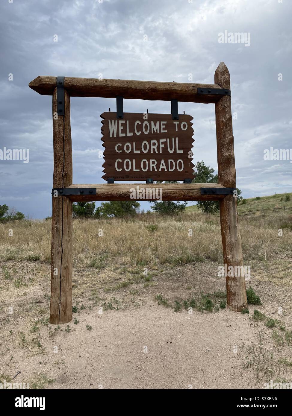 The rustic wood colorful Colorado sign Stock Photo - Alamy