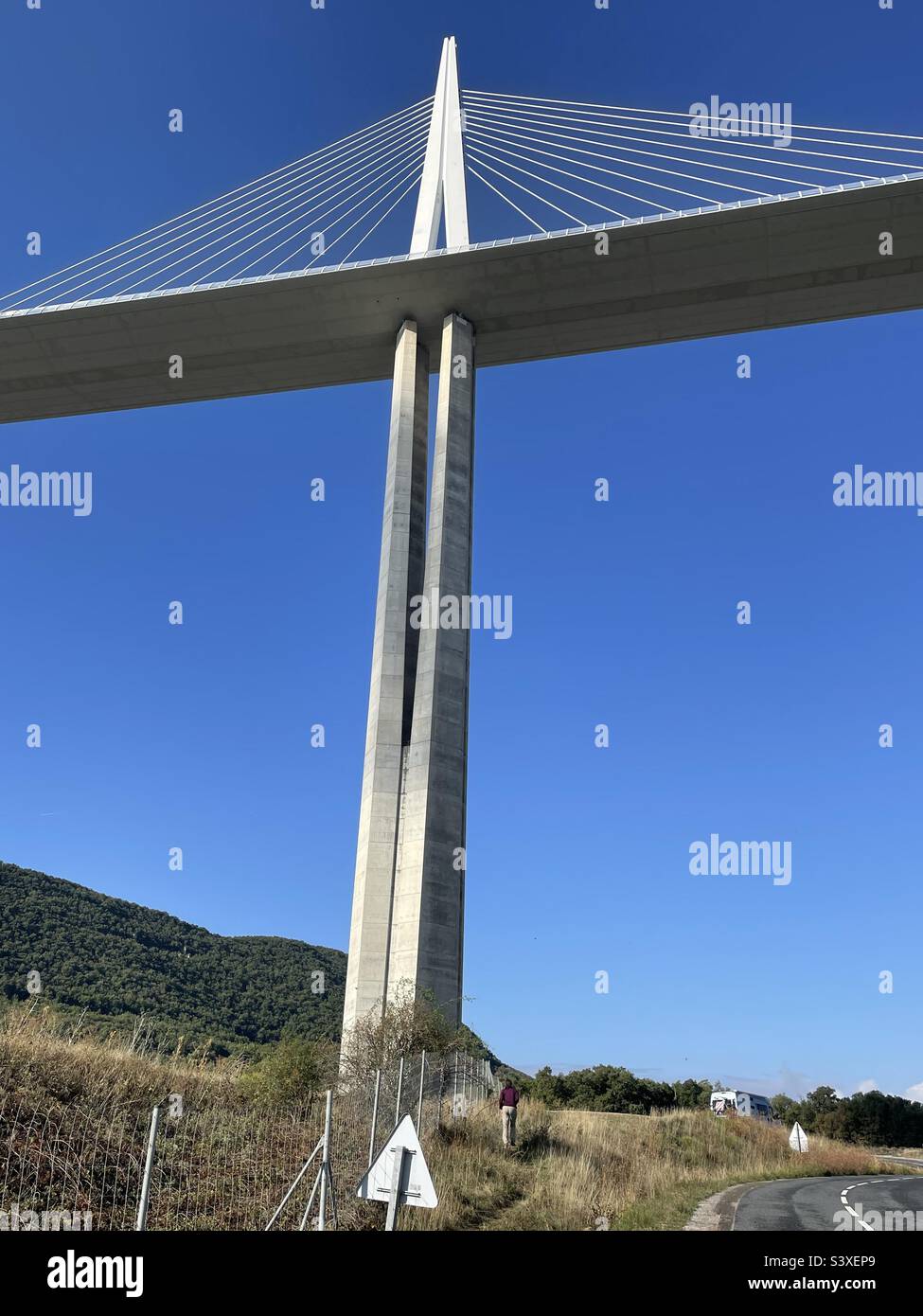 Pillar of bridge hi-res stock photography and images - Alamy