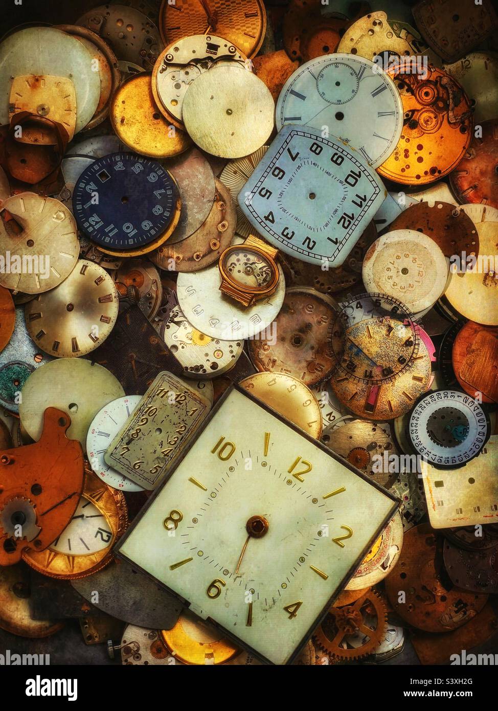 Watch history smartphone stock photos and images - Alamy