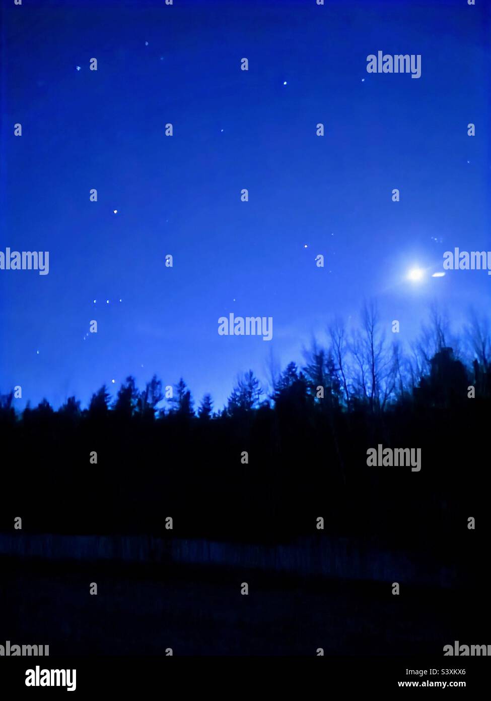 April night hi-res stock photography and images - Alamy