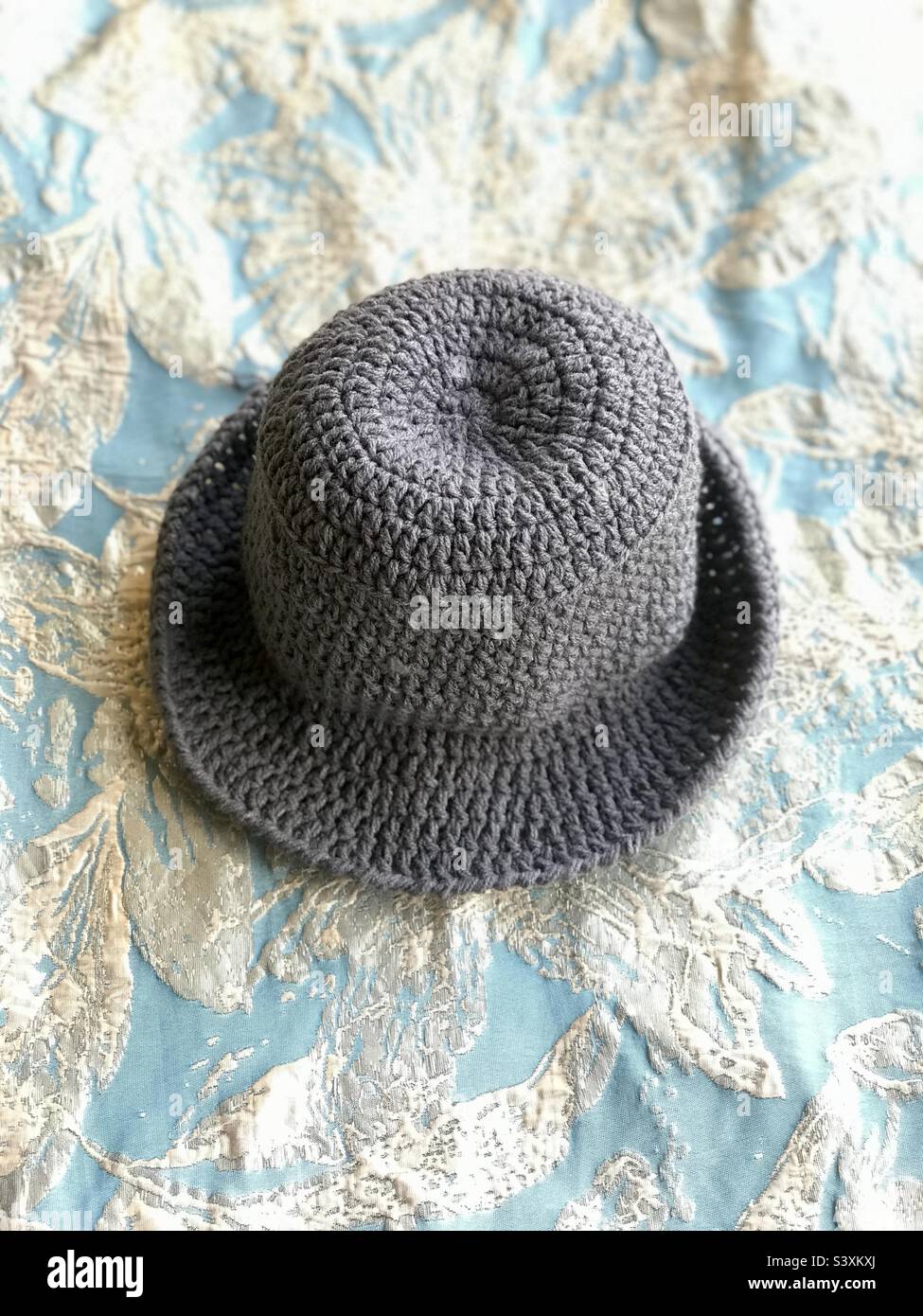 Gray hat hi-res stock photography and images - Alamy