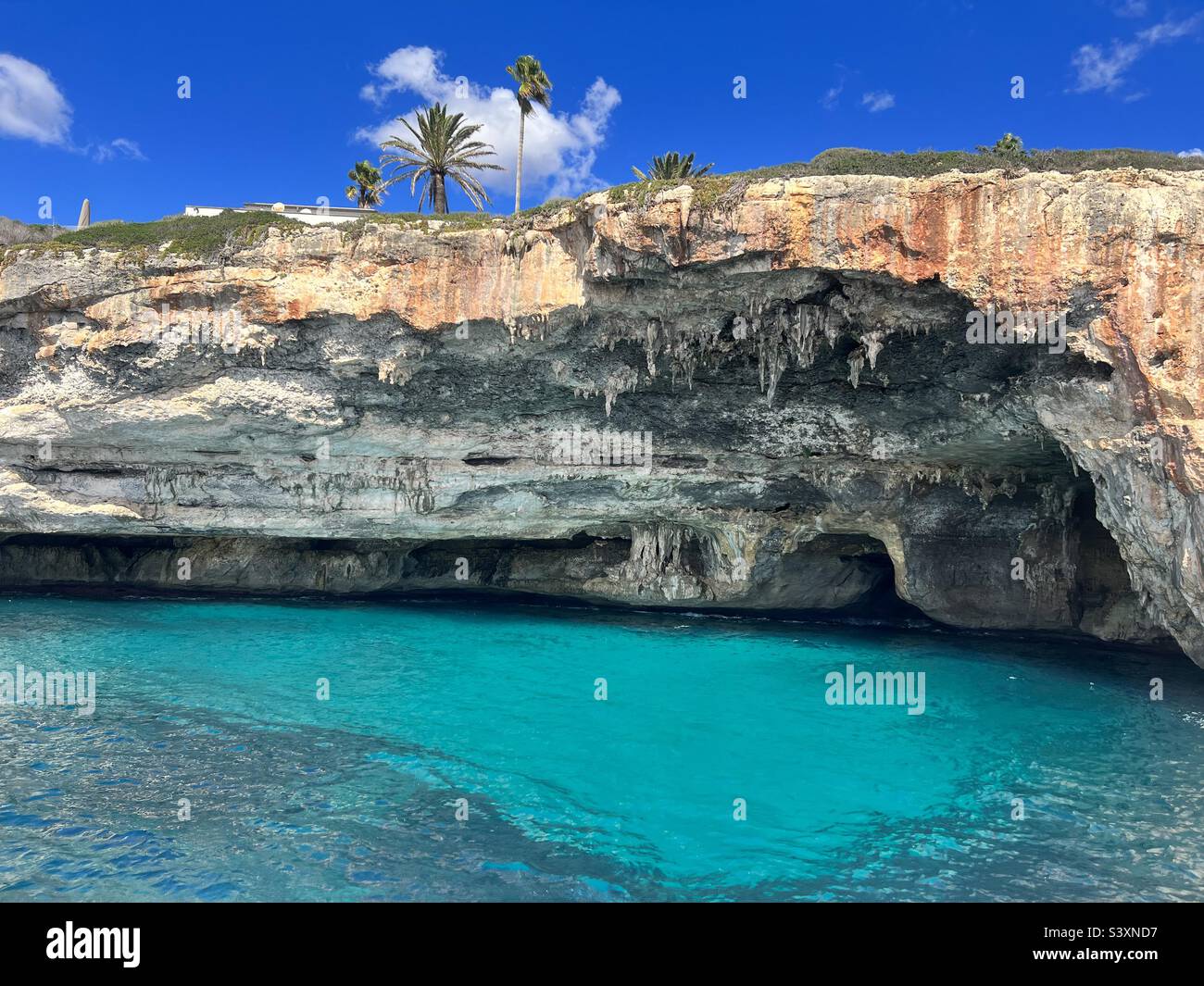 Beautiful caves hi-res stock photography and images - Alamy