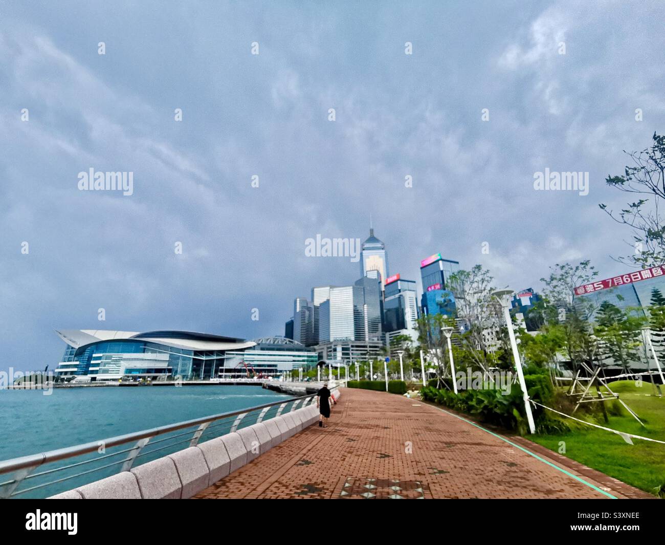 Tamar park promenade hi-res stock photography and images - Alamy