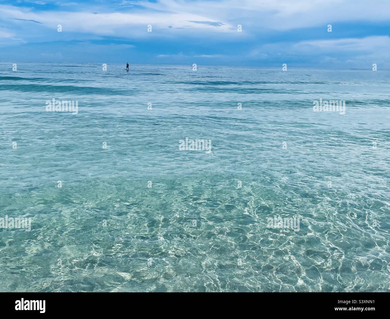 Beautiful clear blue sky hi-res stock photography and images - Alamy
