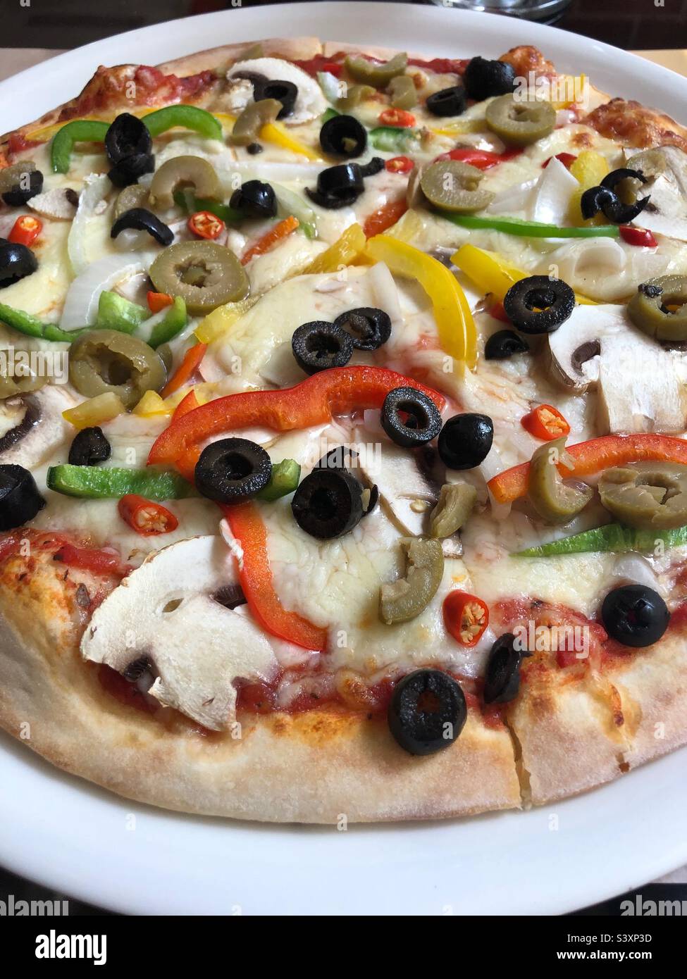 Pizza fast food hi-res stock photography and images - Alamy
