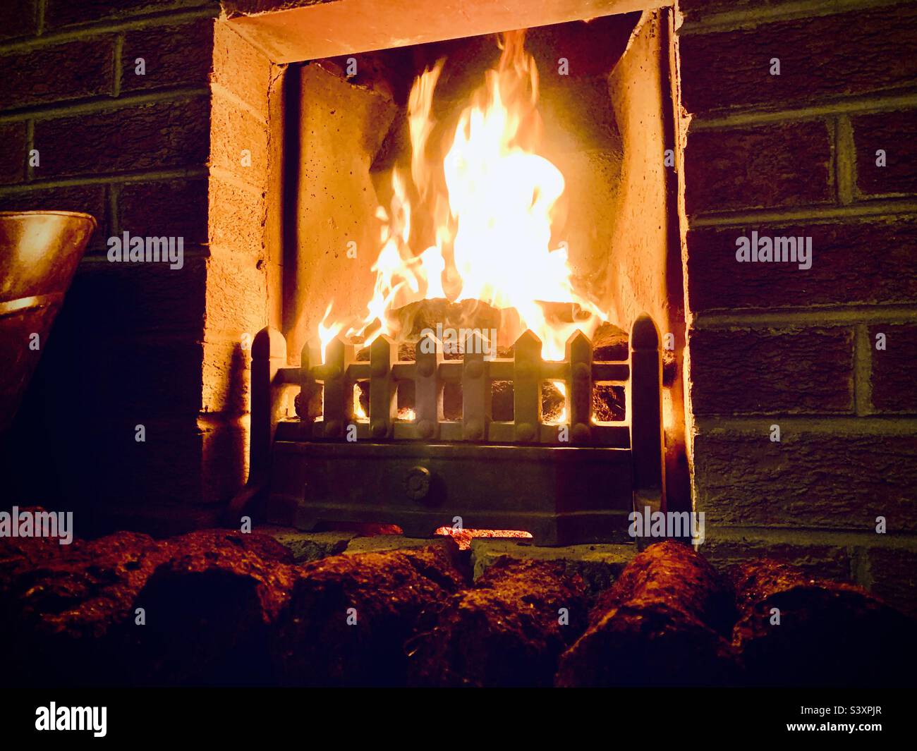Day fire hi-res stock photography and images - Alamy