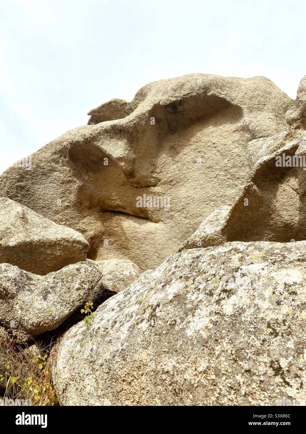 Face in rock hi-res stock photography and images - Alamy