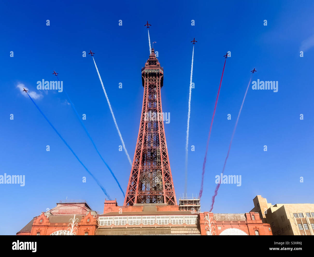 Red arrows over blackpool tower hi-res stock photography and images - Alamy