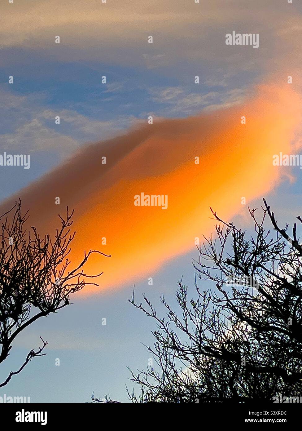 Cloud orange hi-res stock photography and images - Alamy