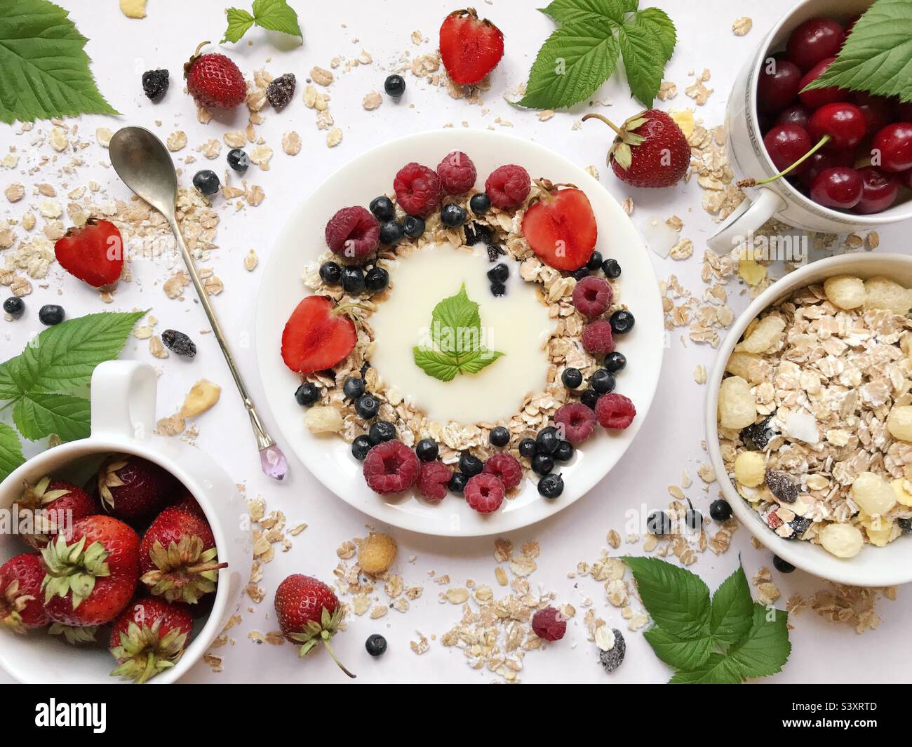 Healthy food and healthy eating hi-res stock photography and images - Alamy