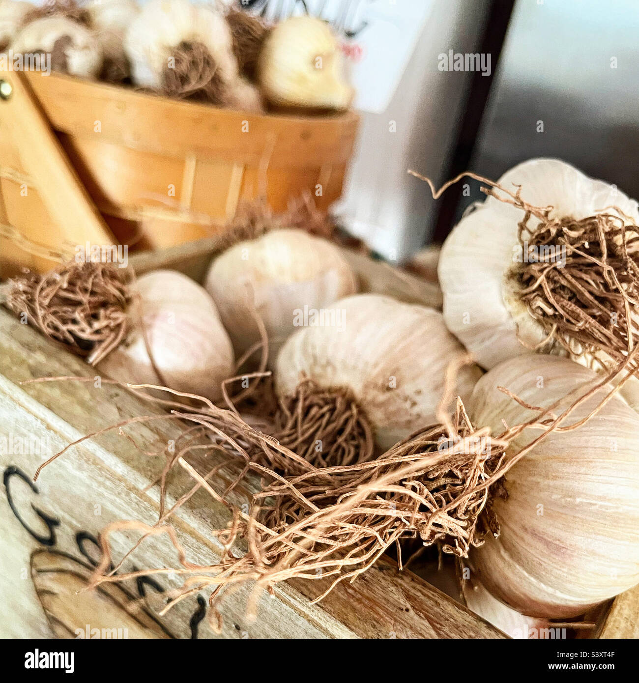 Stand basket hi-res stock photography and images - Alamy