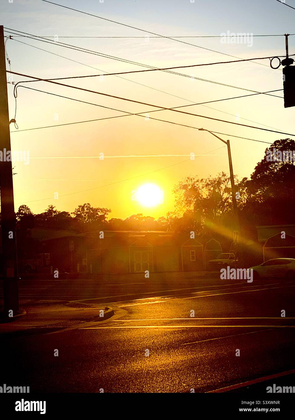 Staring at sun hi-res stock photography and images - Alamy