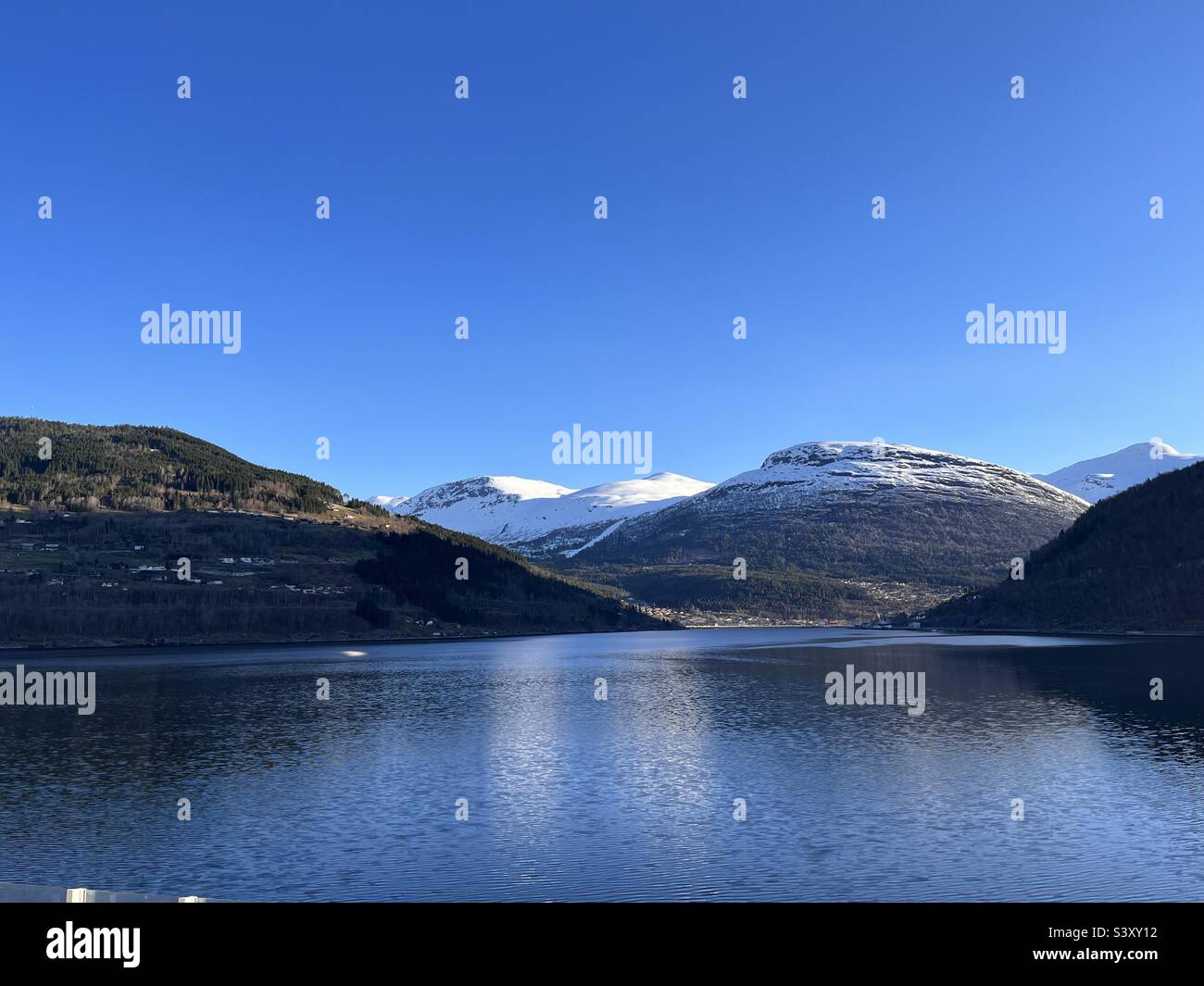 Calm scenery hi-res stock photography and images - Alamy