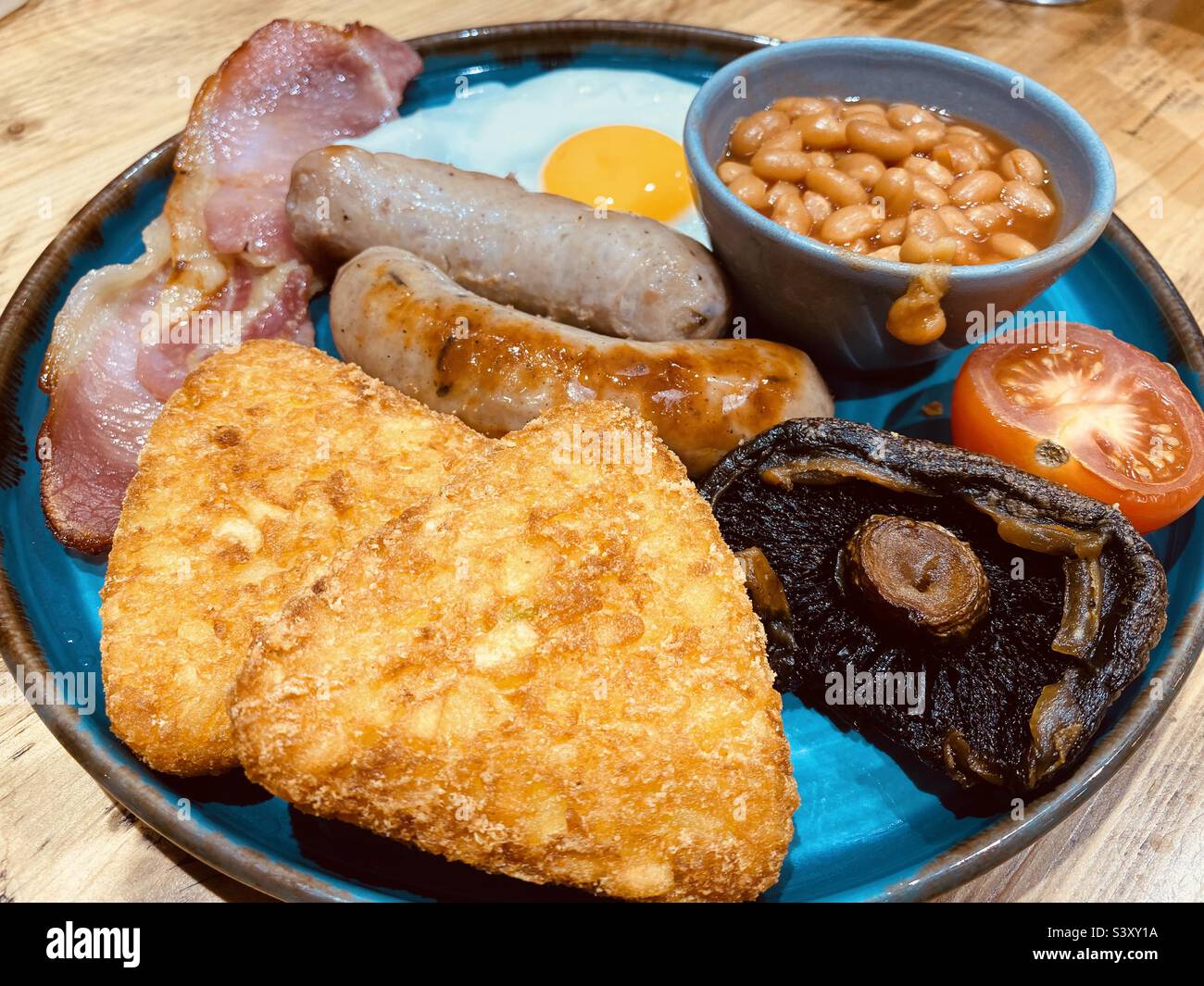 Traditional English cooked breakfast Stock Photo - Alamy