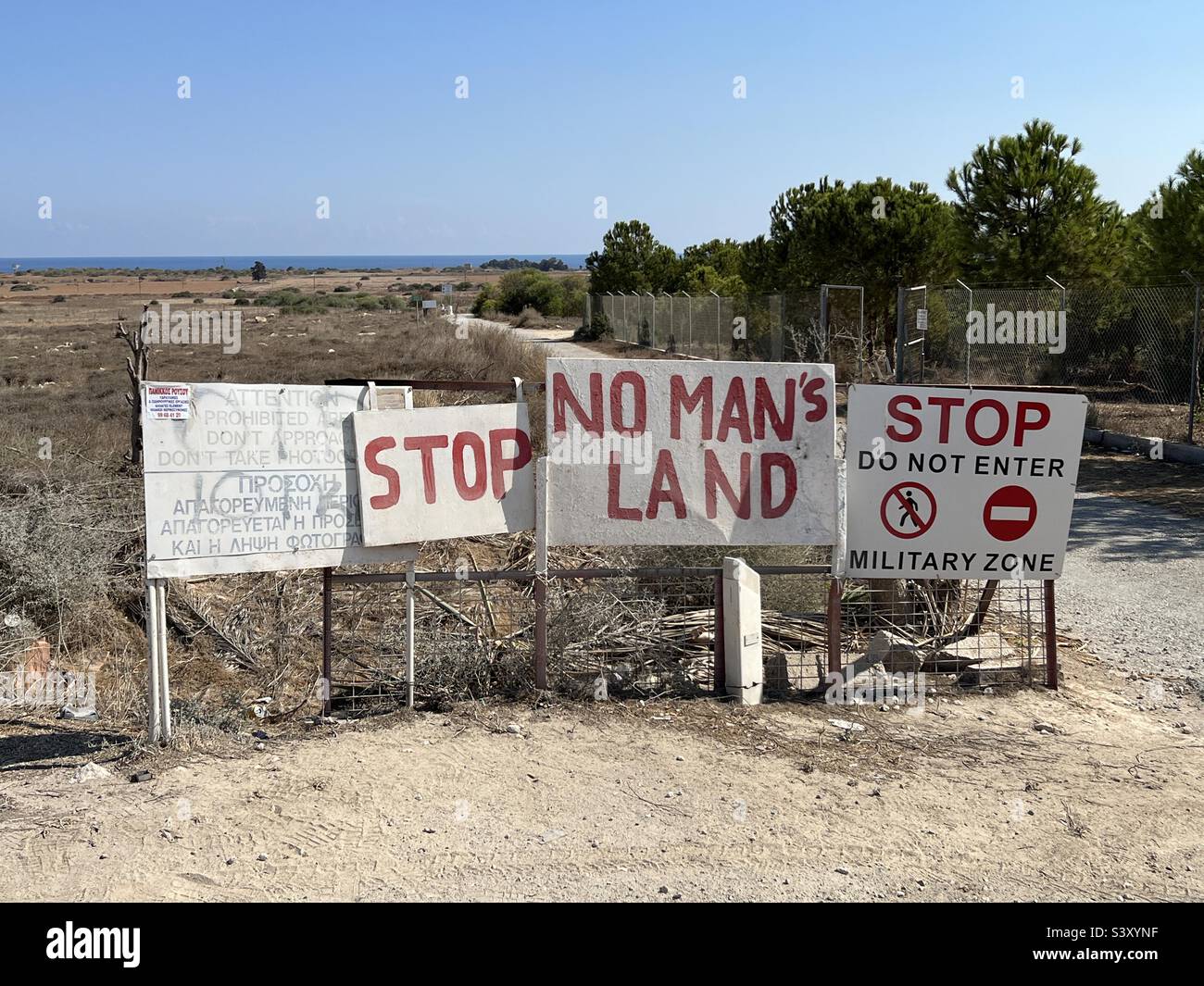 Turkish cypriot border hi-res stock photography and images - Alamy