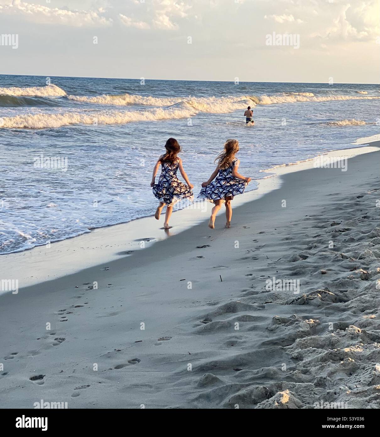 Running on waves hi-res stock photography and images - Alamy