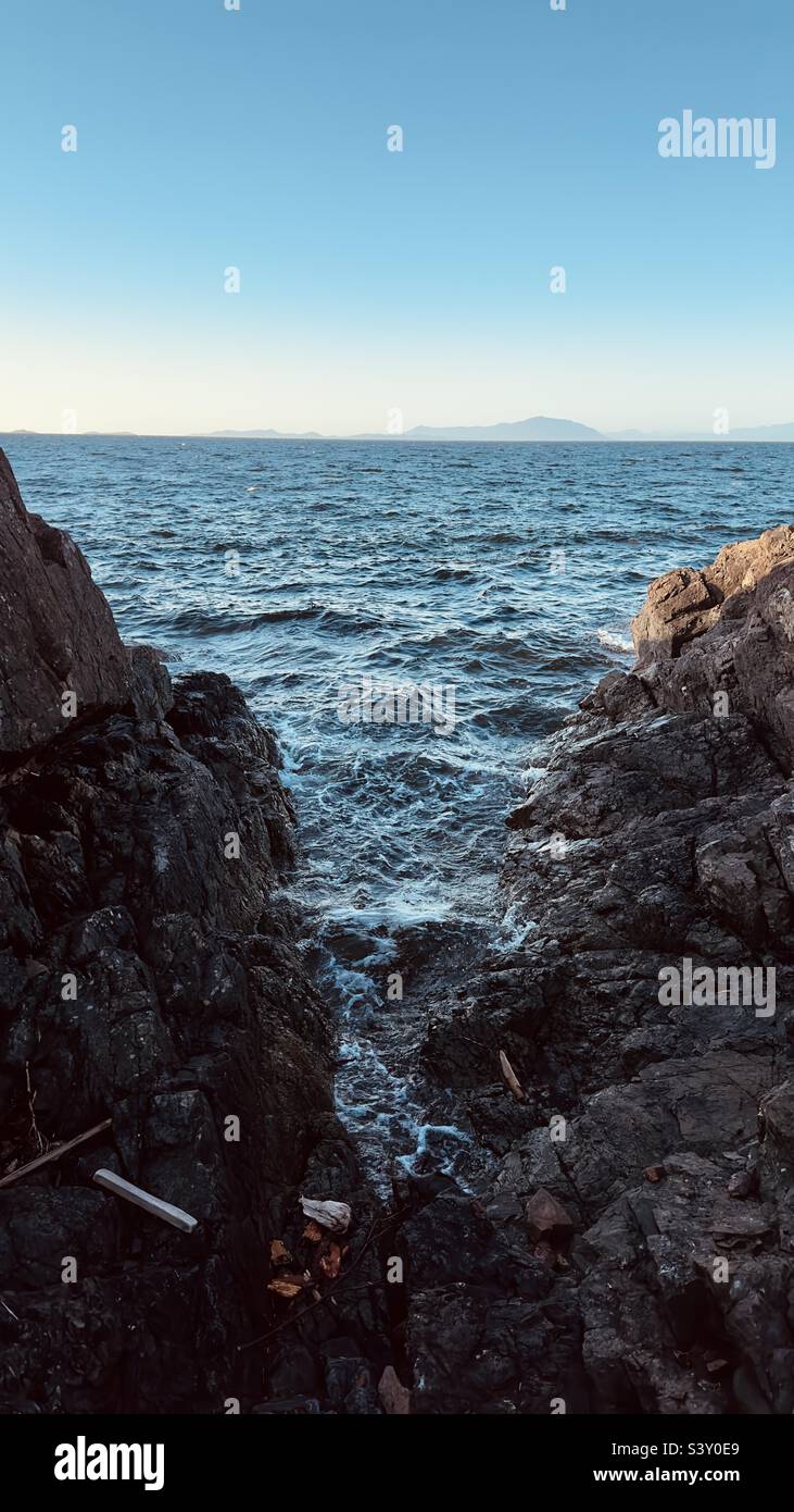 Rolling rocks hi-res stock photography and images - Alamy