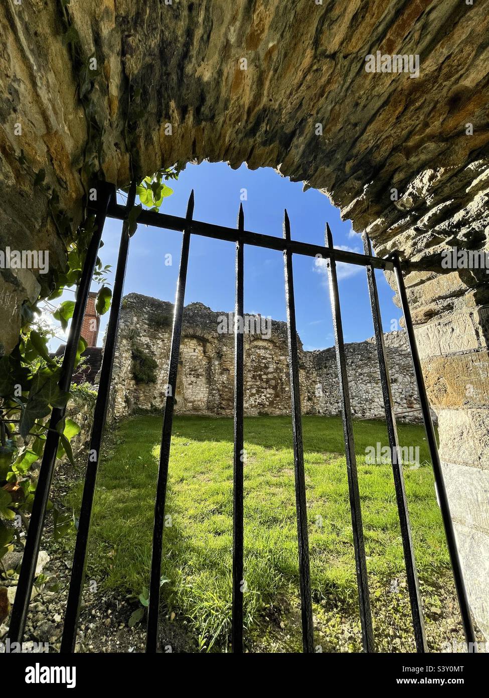 Guildford castle castle hi-res stock photography and images - Alamy