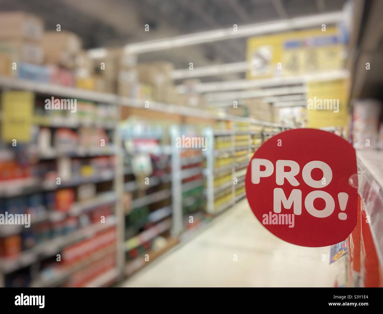 Supermarket promotion signs hi-res stock photography and images - Alamy