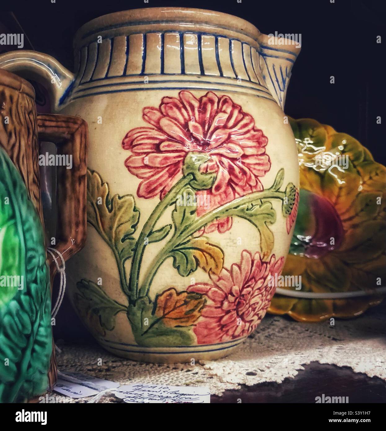 Majolica ware hi-res stock photography and images - Alamy