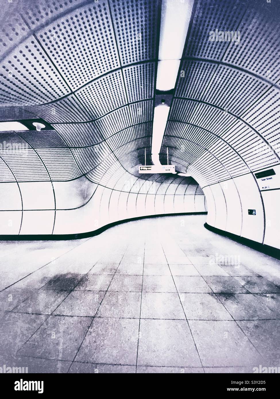 Road with tunnels hi-res stock photography and images - Alamy