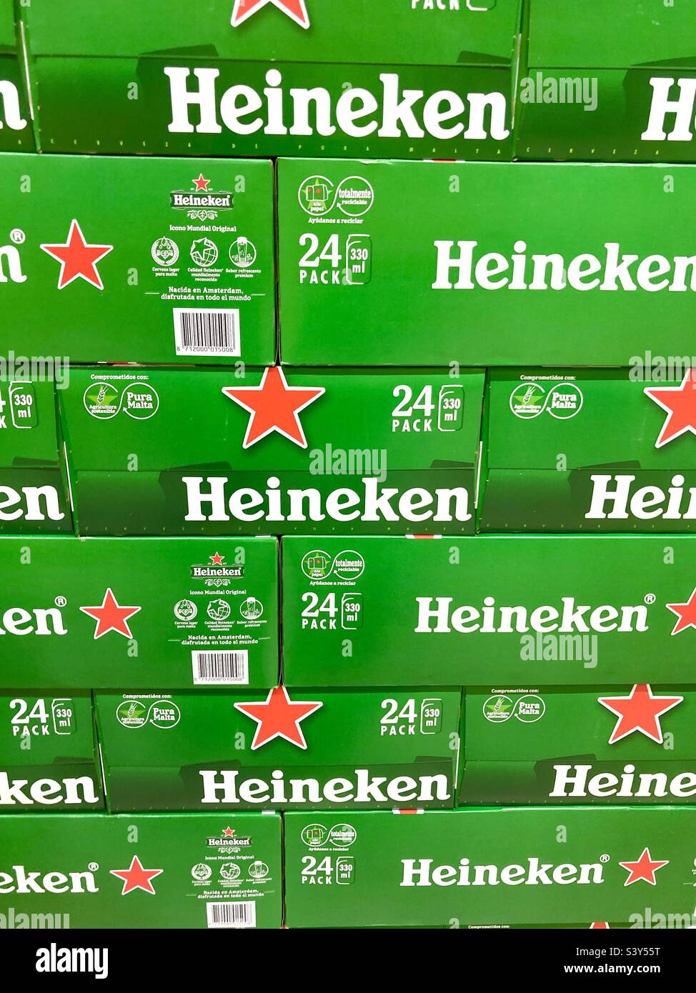 24 pack lager hi-res stock photography and images - Alamy